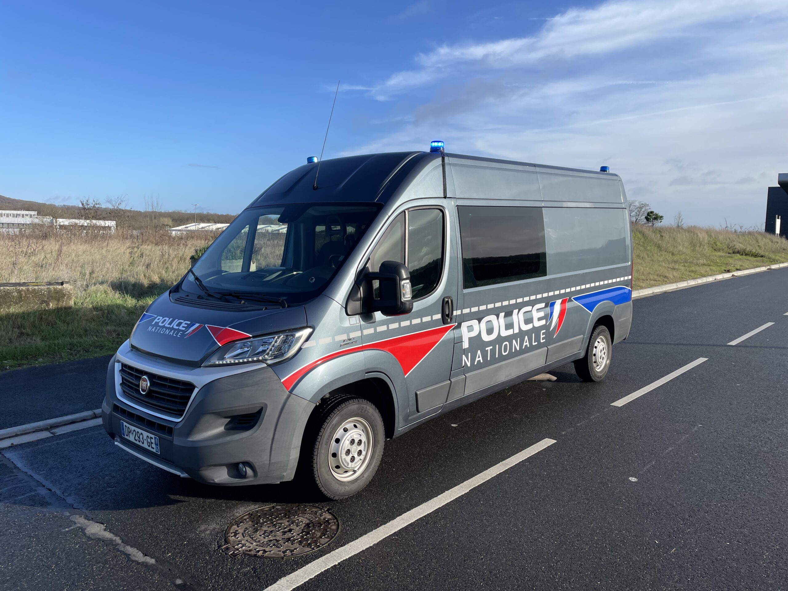 IMCDb.org: 2015 Fiat Ducato 130 Multijet 3a serie [250] in "Master ...
